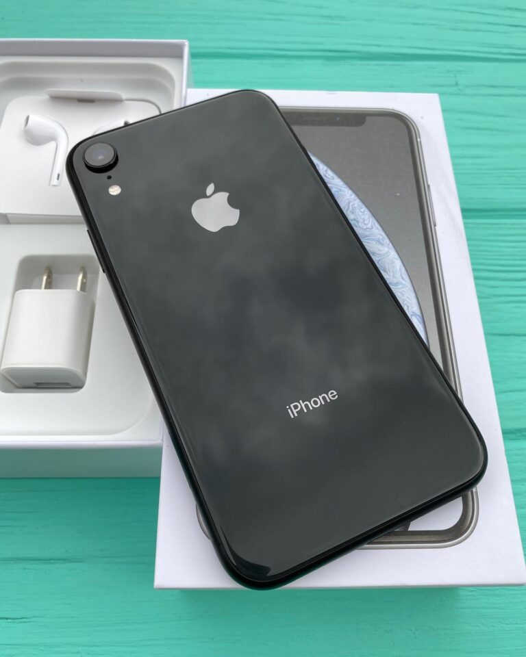 iPhone XR - Legacy Luxury Store